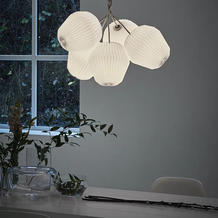 Köp The Bouquet 7 ljuskrona från Le Klint | Svenssons.se