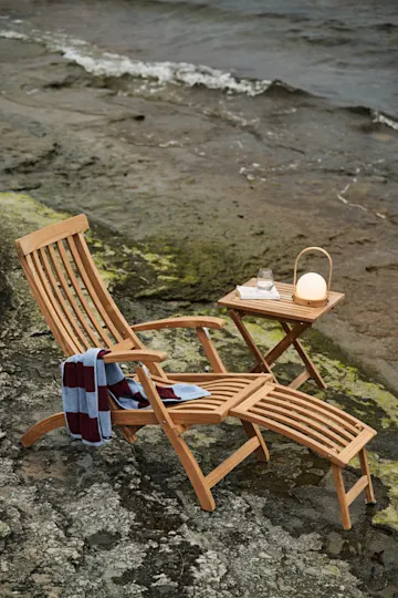 Tips på snygga solstolar & sköna solsängar i olika stilar| Svenssons.se