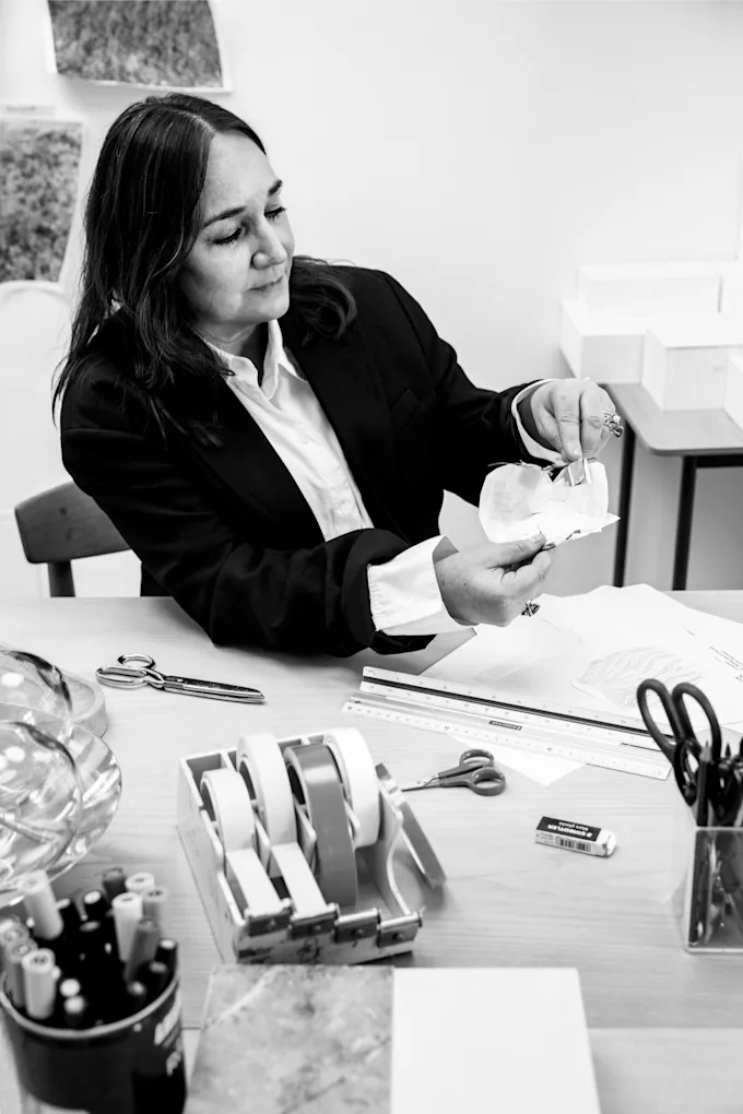 Möt Monica Förster - formgivaren bakom vasserien Reed från Orrefors